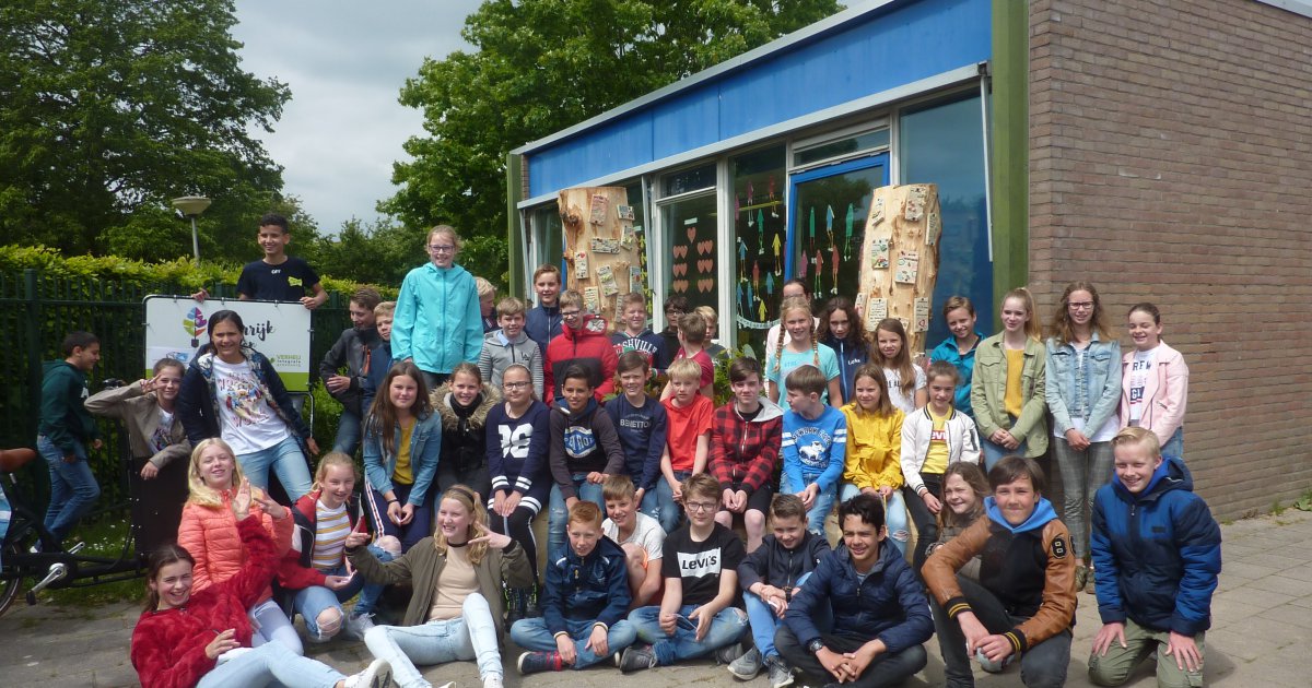 Kunstzinnige kinderen verrijken schoolplein OBS De Kring